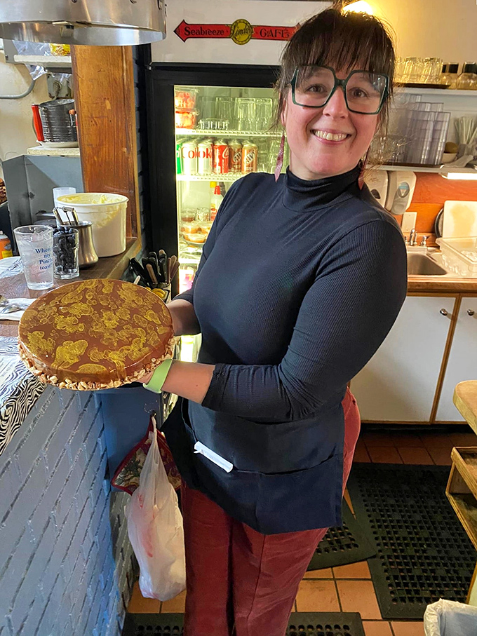 Homemade pie and genuine smiles&mdash;Linda's secret ingredients. The staff treats each dish with the care of something they'd proudly serve their own family.