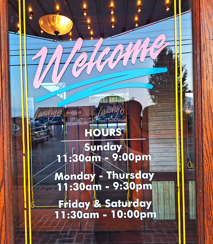 The hours tell you when to arrive, but your stomach will tell you when it's time to leave. Plan accordingly!