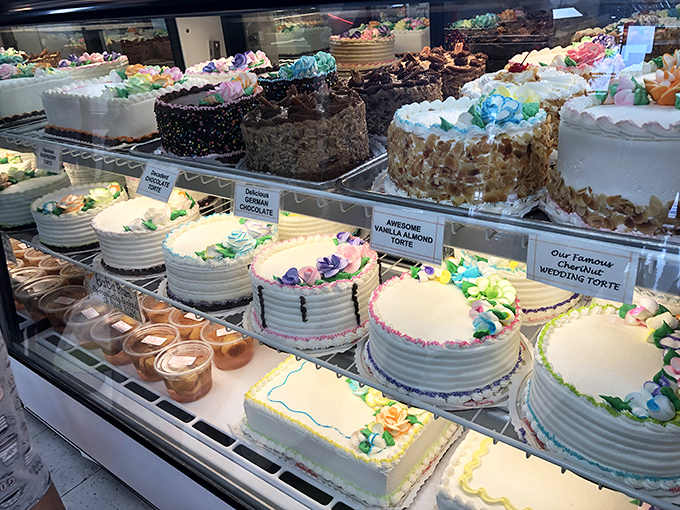 Wedding cakes that could make even the most commitment-phobic person consider getting married. Twice.