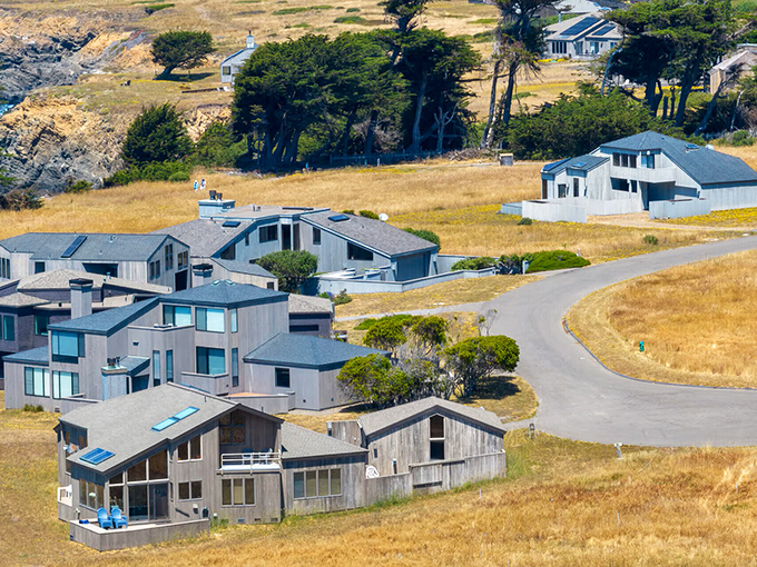 Sea Ranch's dramatic coastal setting showcases nature-inspired architecture that seems to grow right out of the landscape.