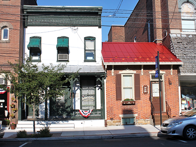 The storefronts of Bedford invite exploration, promising treasures and treats behind each carefully maintained fa&ccedil;ade.