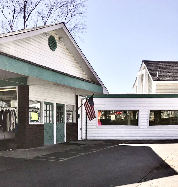 White picket fence appeal meets serious diner credentials in this St. Charles neighborhood treasure spot.