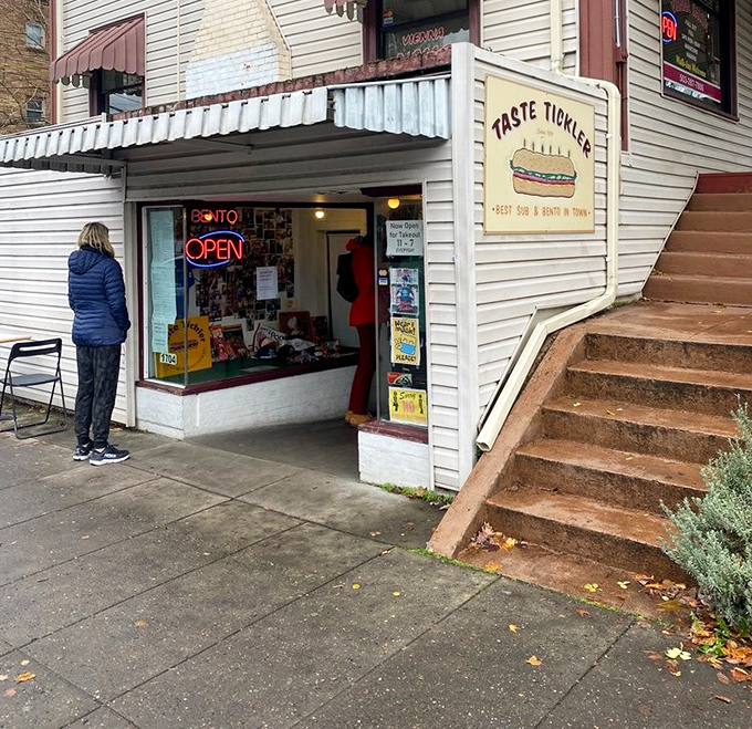 That window display promises good things, and this place always keeps its promises. 