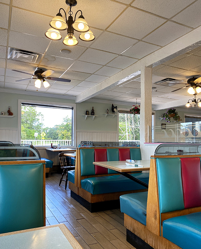 Booths designed for comfort, not Instagram aesthetics. The kind of place where "let's grab a quick bite" turns into two hours of conversation.