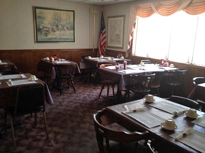The dining room's patriotic corner &ndash; where American flags and pastoral art remind you that diners are as quintessentially American as baseball and complaining about taxes.