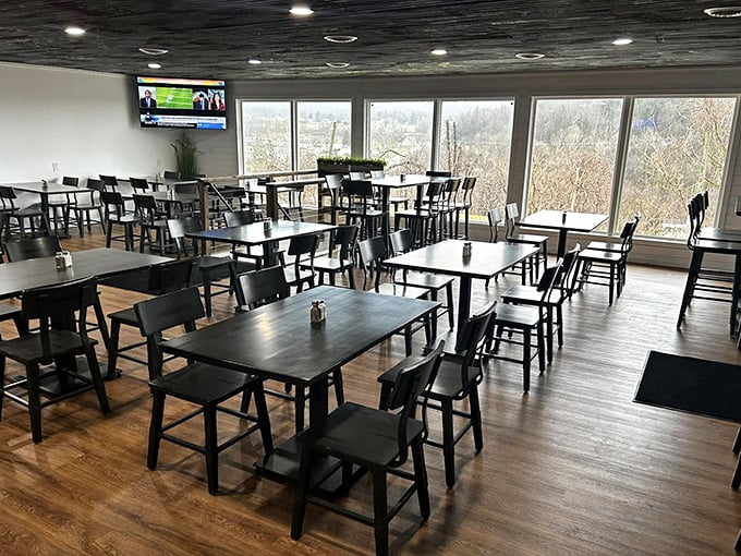 Clean lines and thoughtful spacing make dining here a pleasure. No bumping elbows with strangers or overhearing unwanted conversations.