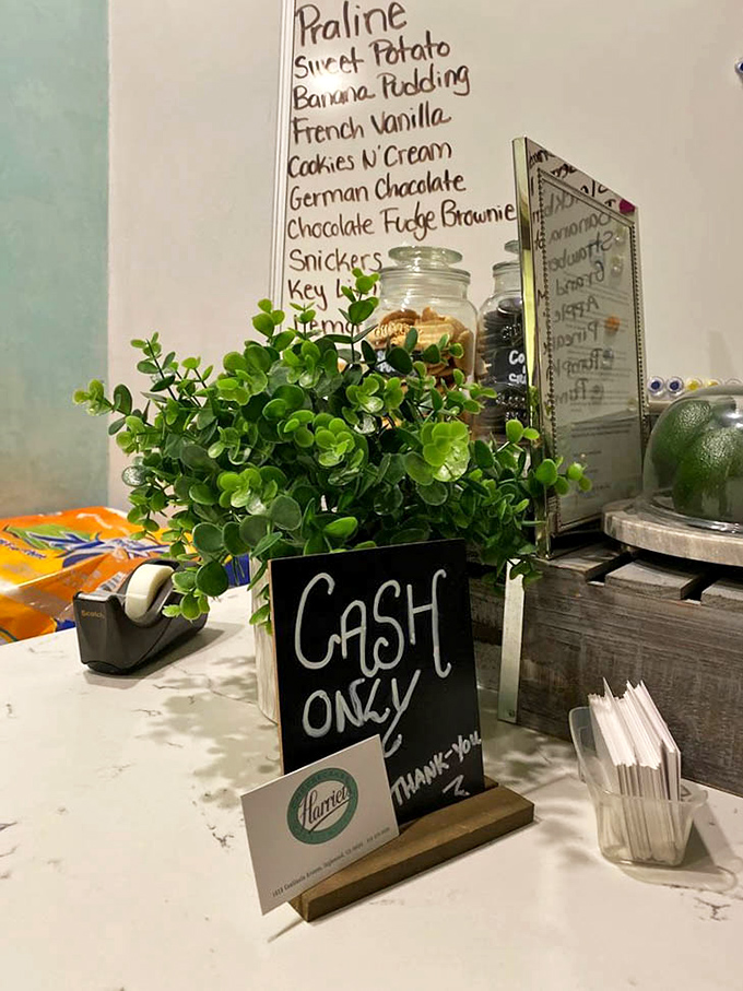 "Cash only" &ndash; some traditions never change, including the understanding that something this good doesn't need to complicate itself with modern payment methods.
