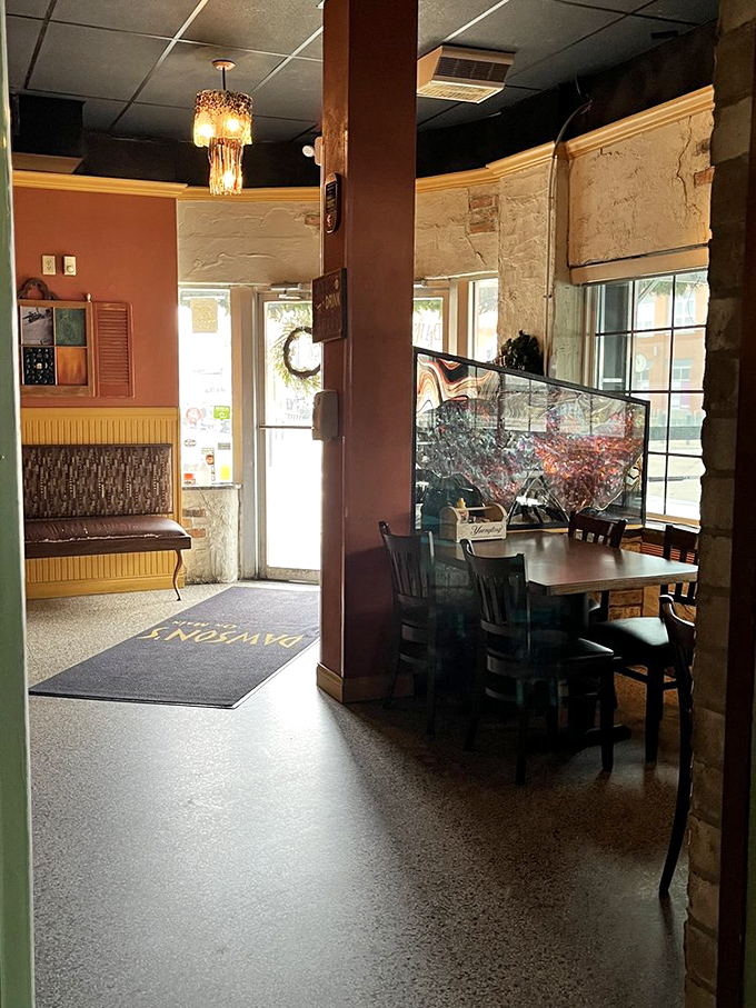 The entrance that promises good things to come. That Dawson's welcome mat might as well say "Abandon your diet, all ye who enter here."