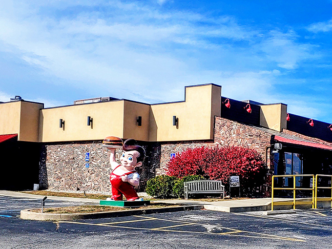 Even the Big Boy statue seems more relaxed here, as if he too has discovered the joy of small-town living without big-city prices.