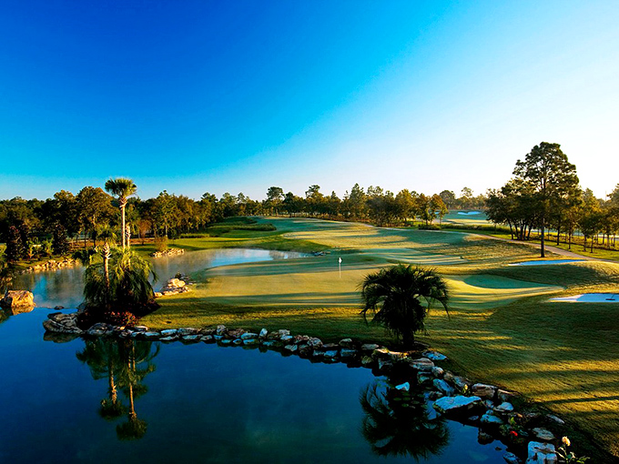 The Rainbow Springs Golf Course proves that water hazards can actually enhance your game&mdash;at least aesthetically&mdash;even as they claim your golf balls.