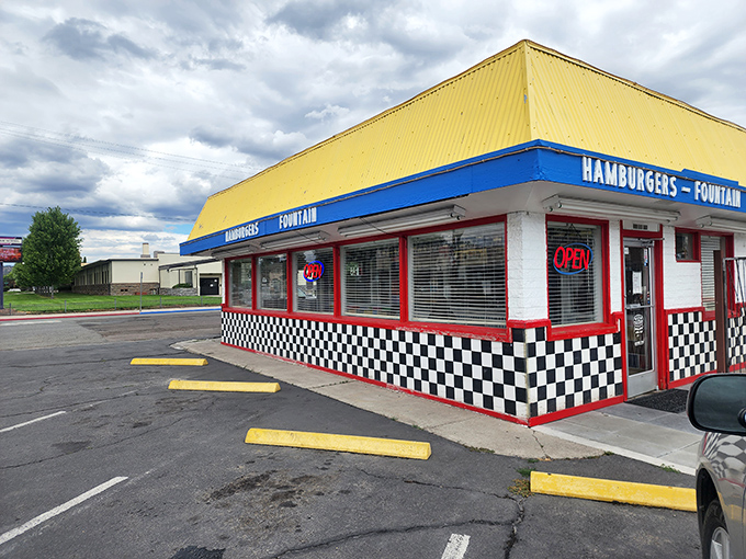 Harold's Frosty serves up classic American fast food in a building so cheerfully retro it makes you want to arrive in a convertible with a letterman jacket.