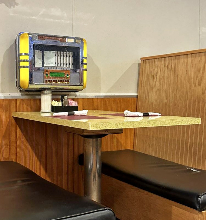 The vintage jukebox against wood-paneled walls reminds us that some dining traditions &ndash; like good music with good food &ndash; never go out of style.