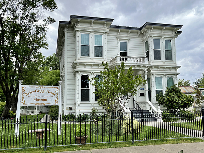 The Kelly-Griggs House Museum stands as Victorian elegance personified, where you half-expect to see ladies with parasols taking afternoon tea.