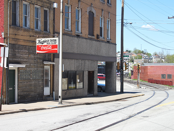 Kusniar's Tavern promises cold drinks and warm conversation in a setting where everybody might not know your name yet, but they're willing to learn it.