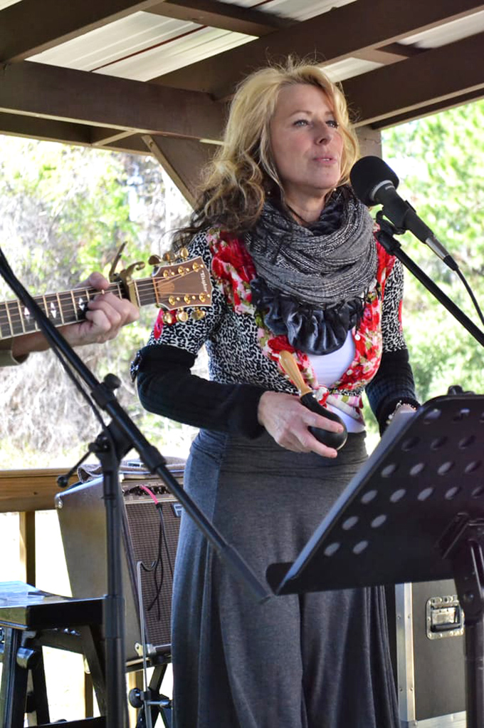 A glimpse into the kitchen talent where music meet Florida ingredients with deliciously beatiful results.