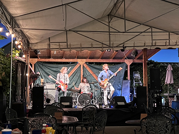 Live music under the stars—because great food deserves a soundtrack, and summer nights in Oregon were made for outdoor concerts with friends.