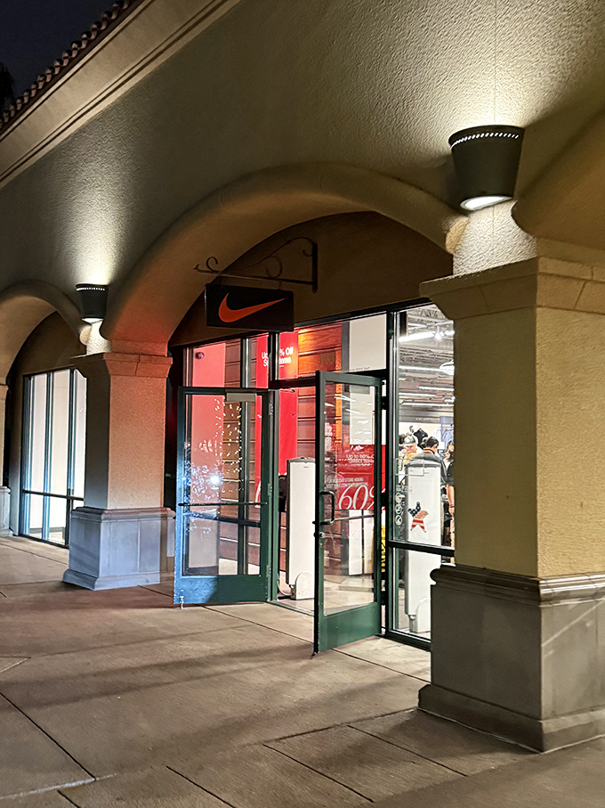 Nike's evening glow promises performance gear that works as hard as you pretend to at the gym, all at prices that won't make you break a sweat.