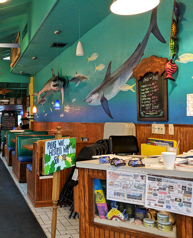 Underwater murals transport diners to an oceanic wonderland where the fish are friendly and the atmosphere purely magical.