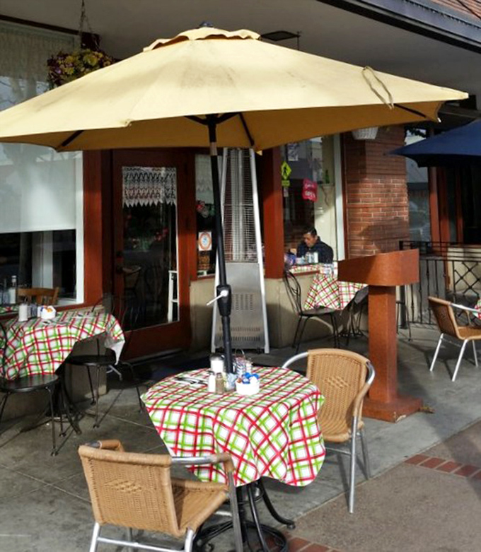 The outdoor patio offers fresh air with your fresh coffee, perfect for those "I can't believe it's already this nice out" California mornings.