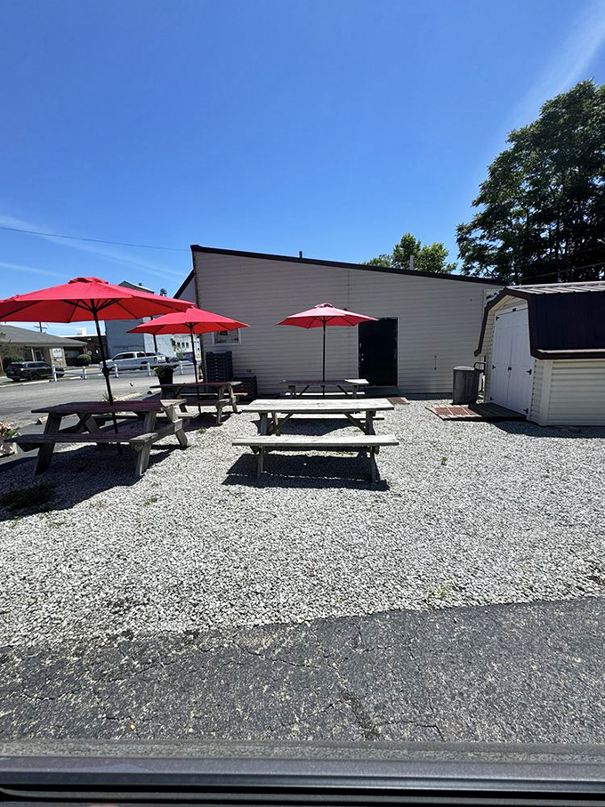 When Ohio blesses you with a perfect day, these picnic tables become the best seats in the house. Red umbrellas optional, burger bliss guaranteed.