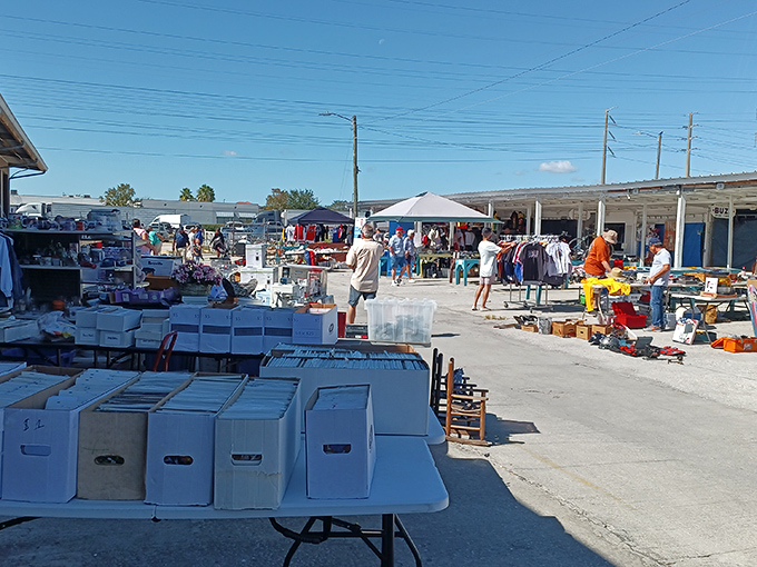 The outdoor section reveals appliances and miscellaneous merchandise under the Florida sky. One shopper's castoff becomes another's essential find.