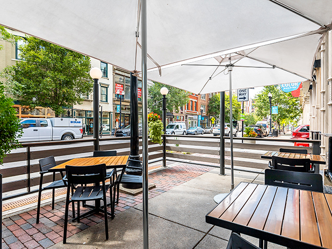 Sidewalk seating that lets you people-watch while you chicken-munch&mdash;the ultimate Cincinnati multitasking experience.