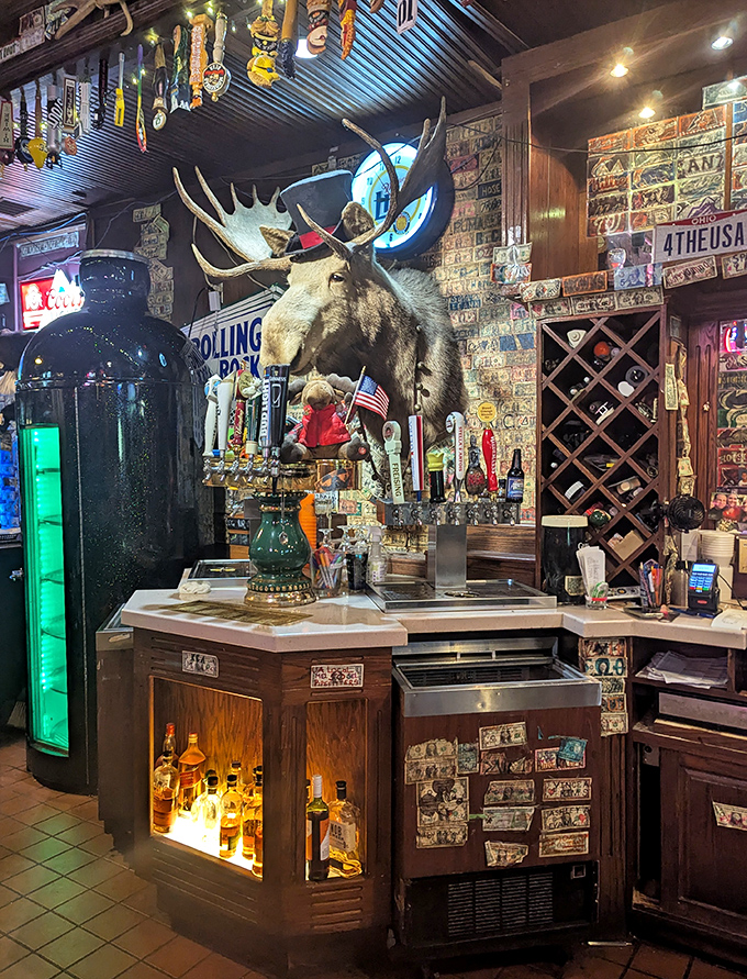 The banquet room stands ready for celebration, with navy tablecloths adding a touch of class to your inevitable barbecue-induced euphoria.