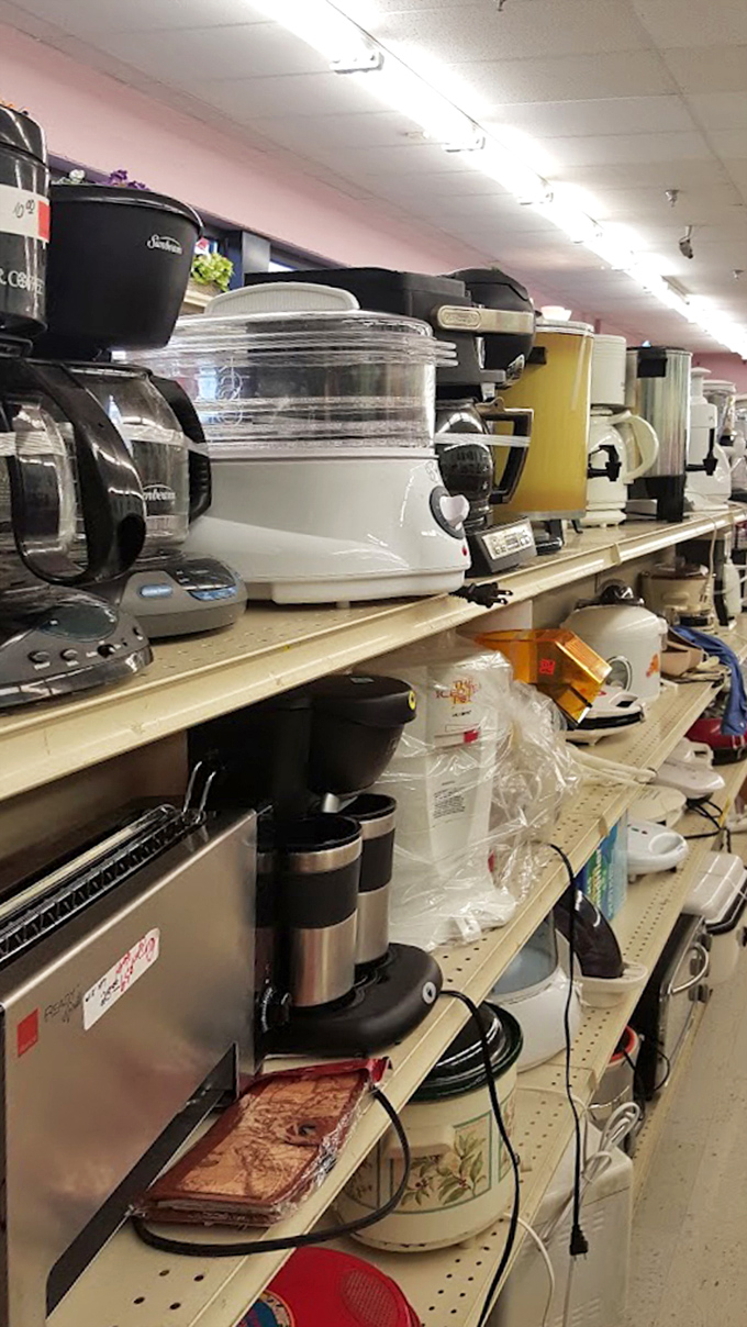 Small appliance heaven! Coffee makers, slow cookers, and food processors waiting to be the heroes of someone's kitchen counter.