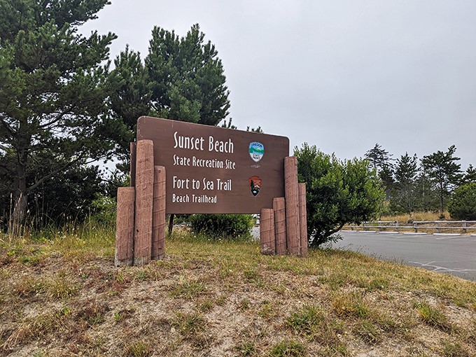 Your official welcome to paradise &ndash; these signs mark the threshold between everyday life and coastal escape.