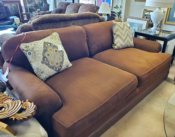 The couch that whispers, "Netflix marathon," but looks like it belongs in a design magazine. Comfort meets class.