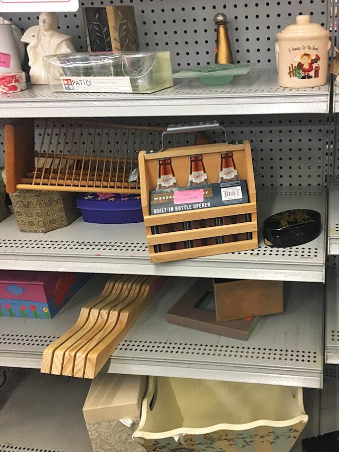 Kitchen gadget gold! That wooden six-pack carrier isn't just practical&mdash;it's the conversation starter your backyard barbecues have been missing.