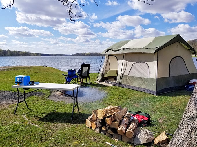 Lakefront camping that turns ordinary weekends into stories you'll tell for years. No room service, just room for stars.