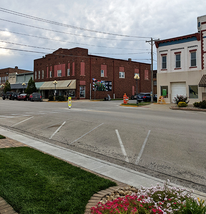 Small-town charm with big-town ambitions &ndash; literally reaching for the sky one giant object at a time.