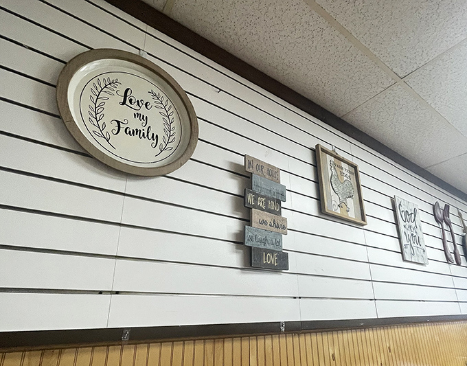 Wall d&eacute;cor that reminds you what matters &ndash; family, love, and presumably, really good biscuits and gravy.