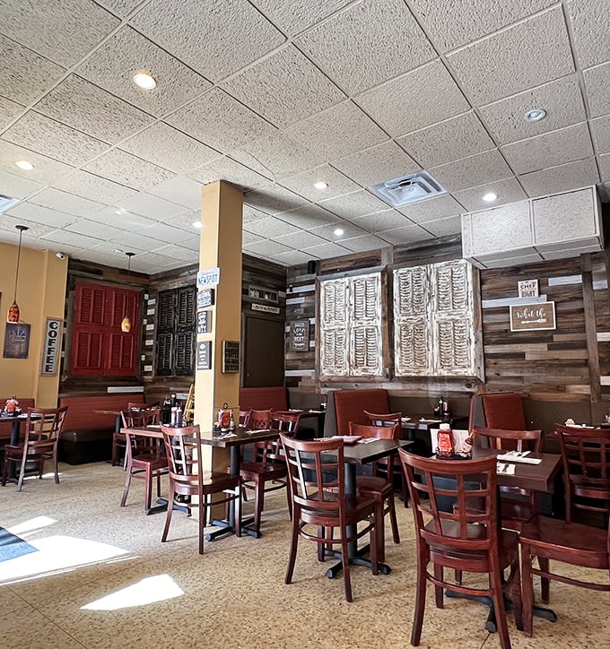 Spacious dining room with vintage touches and modern comfort &ndash; breakfast theater at its finest performance.