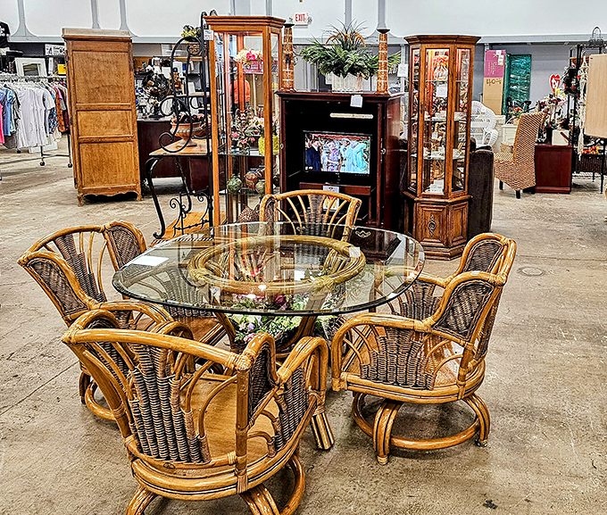 Mid-century meets Florida sunroom in this rattan dining set &ndash; just add mimosas and you've got yourself a Sunday brunch spot.