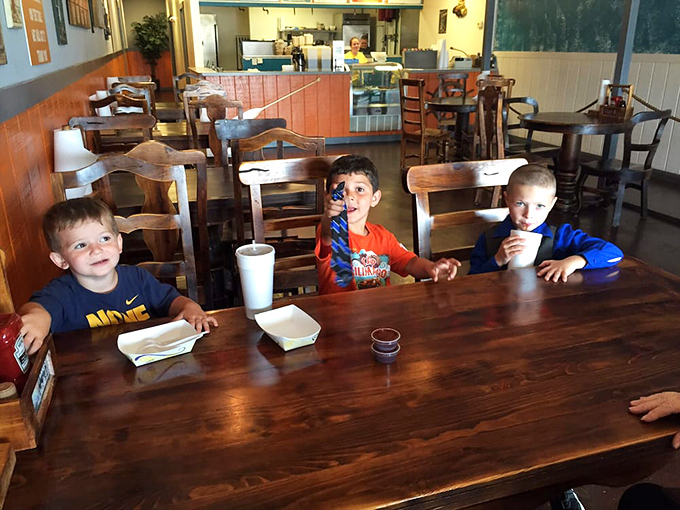 Young food critics in training discover that sometimes the best restaurants don't have tablecloths or fancy waiters&mdash;just really good food.