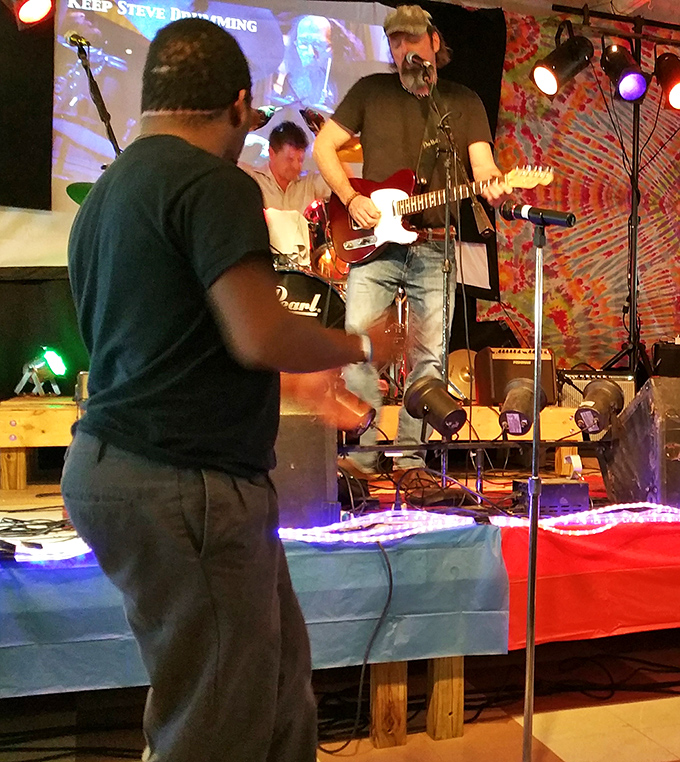 Live music adds another dimension to the dining experience. Nothing pairs better with good food than toe-tapping tunes in an intimate setting.