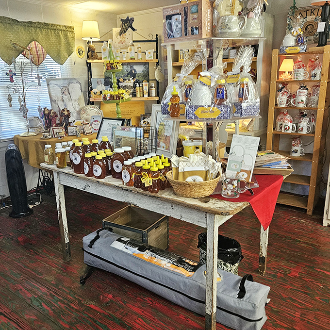 Honey, jams, and Southern souvenirs that let you take a taste of Juliette home. These aren't just mementos&mdash;they're edible postcards from Georgia.