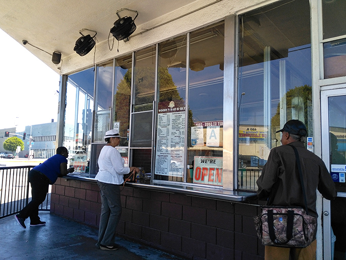The order window&mdash;where dreams begin and hunger ends. Notice the line forming? That's the universal sign for "you've found the good stuff."