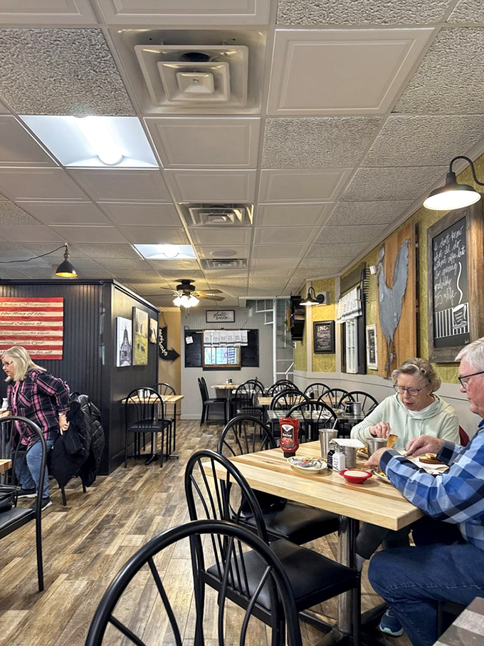 Where breakfast dreams come true&mdash;simple tables, American flag decor, and diners who know they've found the real deal in Branson.