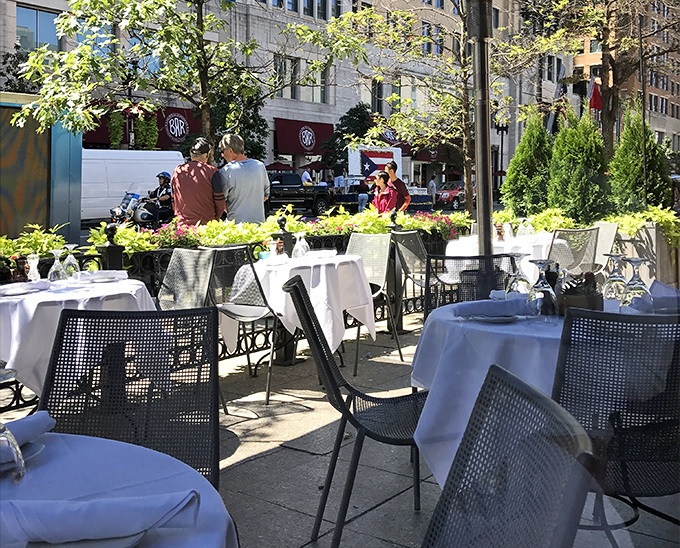 Al fresco dining that lets you soak up Boston's energy while soaking up butter sauce&mdash;urban oasis meets seafood paradise.