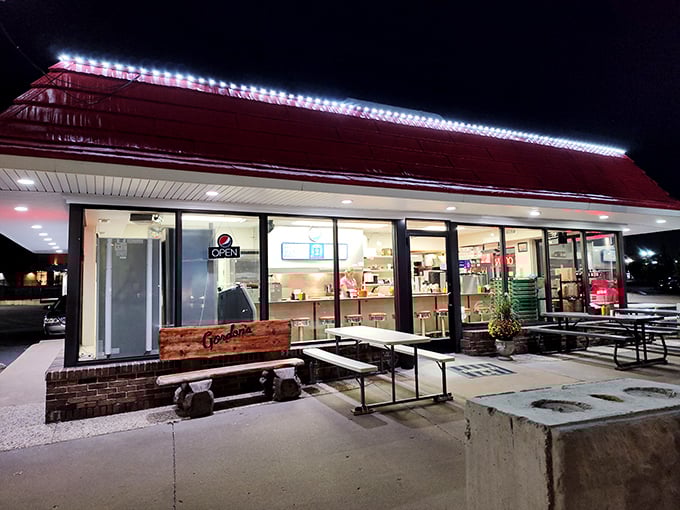 Outdoor seating where the fresh air somehow makes everything taste even better. Missouri dining al fresco at its finest.