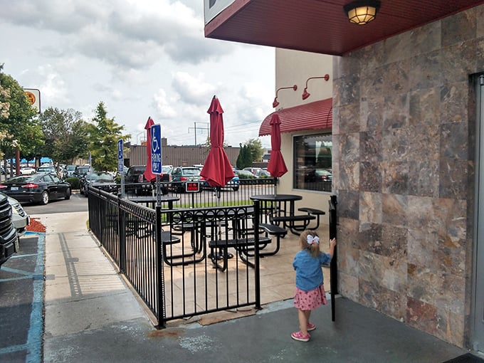 Outdoor seating for those rare moments when you want fresh air with your comfort food&mdash;Alabama sunshine optional.