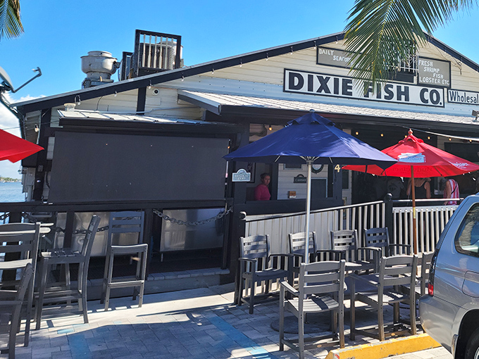 Outdoor tables let you dine with dolphins as potential dinner companions and Gulf breezes as entertainment.