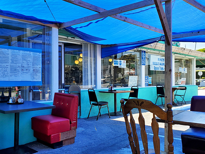 Al fresco dining, diner-style: where the California sunshine meets no-nonsense breakfast in perfect harmony.