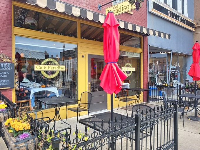 Sidewalk dining that captures the essence of European caf&eacute; culture, with cheerful umbrellas standing guard against too much Ohio sunshine.