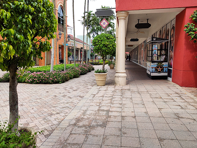 Covered walkways offer blessed shade during Florida's more enthusiastic sunny days. Your shopping stamina will thank you.