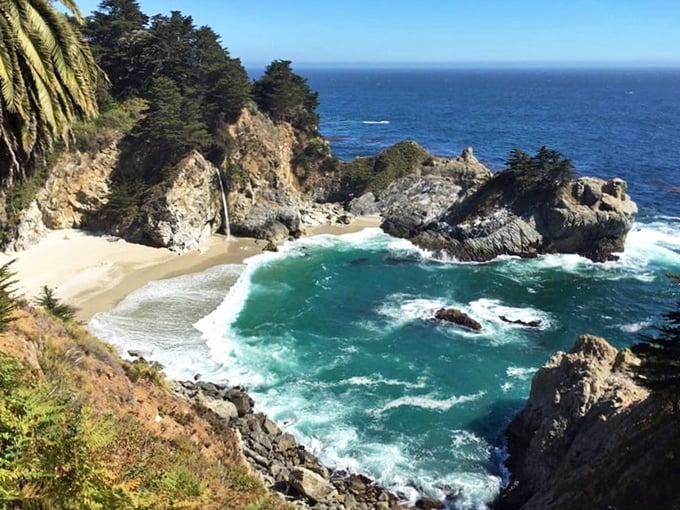 The kind of pristine cove that makes you understand why people write poetry. Also why they invent waterproof cameras.