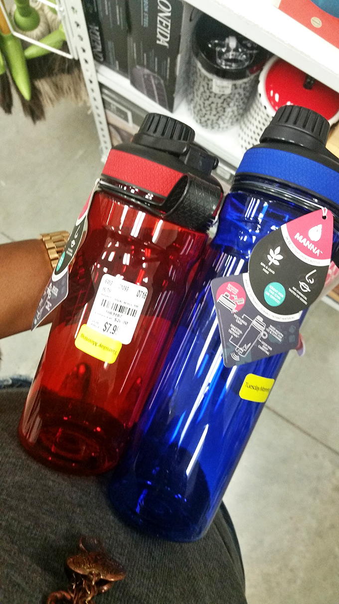 Hydration meets bargain hunting &ndash; even water bottles and everyday essentials find their way into this secondhand paradise.